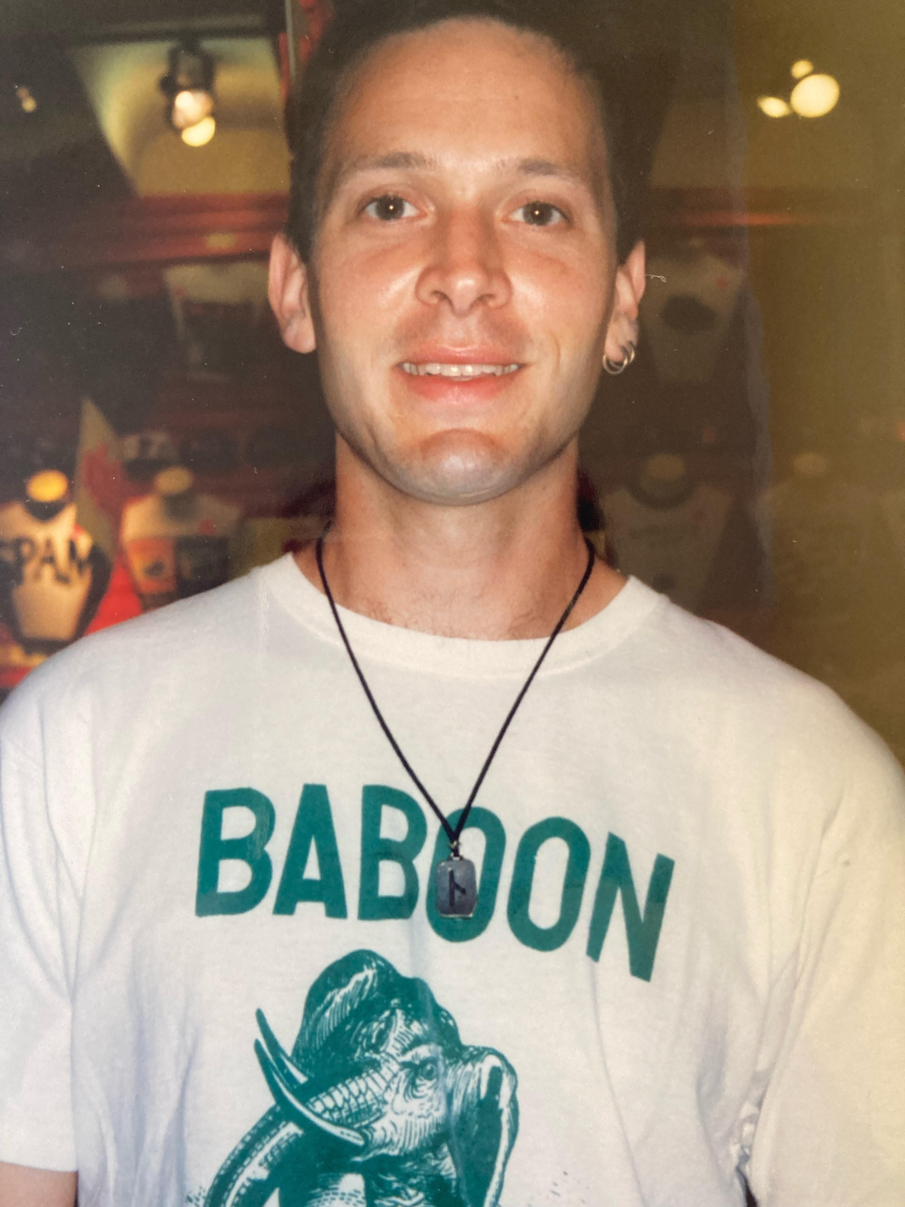 A Fellow Fan Shares Her Gooey Pictures! (1995) – Temple of Goo – The ...